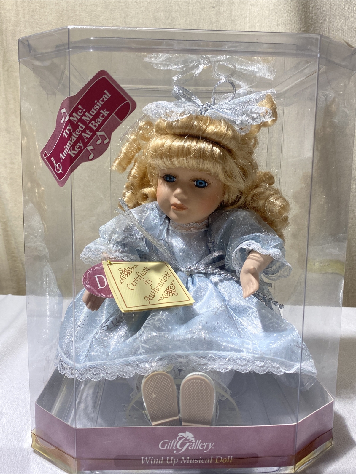 Gift Gallery Wind Up Musical Porcelain Doreen Doll She Moves & Plays ...