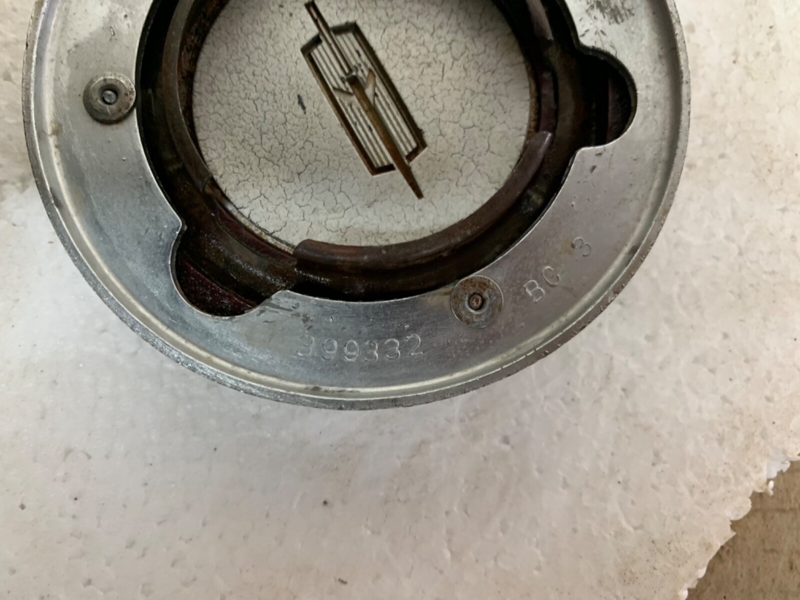 1970-77 OLDSMOBILE CUTLASS 442 SPORT STEERING WHEEL HORN BUTTON 71 72 ...