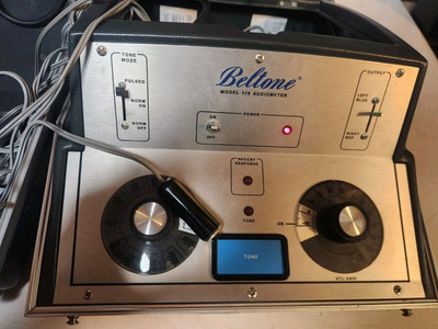 Beltone Model 119 Portable Hearing Test Audiometer W/ Headset & Push ...