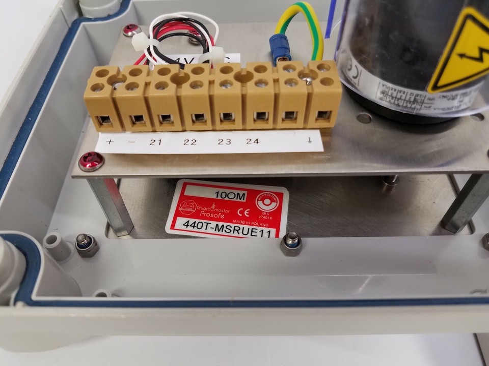 Allen Bradley 440T-MSRUE11 Slamlock Guard Trapped Key Solenoid Release ...
