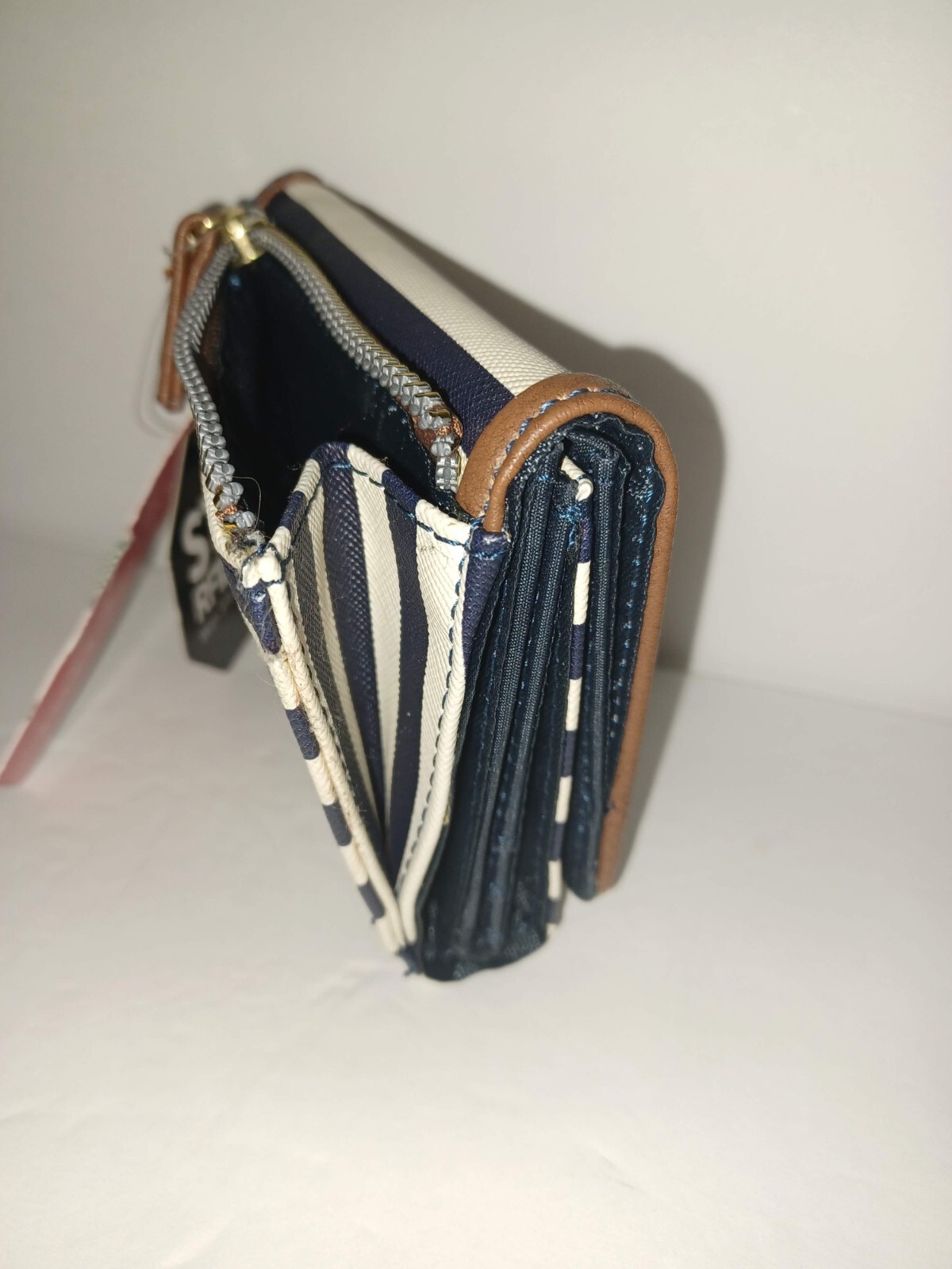 Kelly & Katie WALLET ID CARD RFID Cash Bills Slots Coins Storage Pocket ...