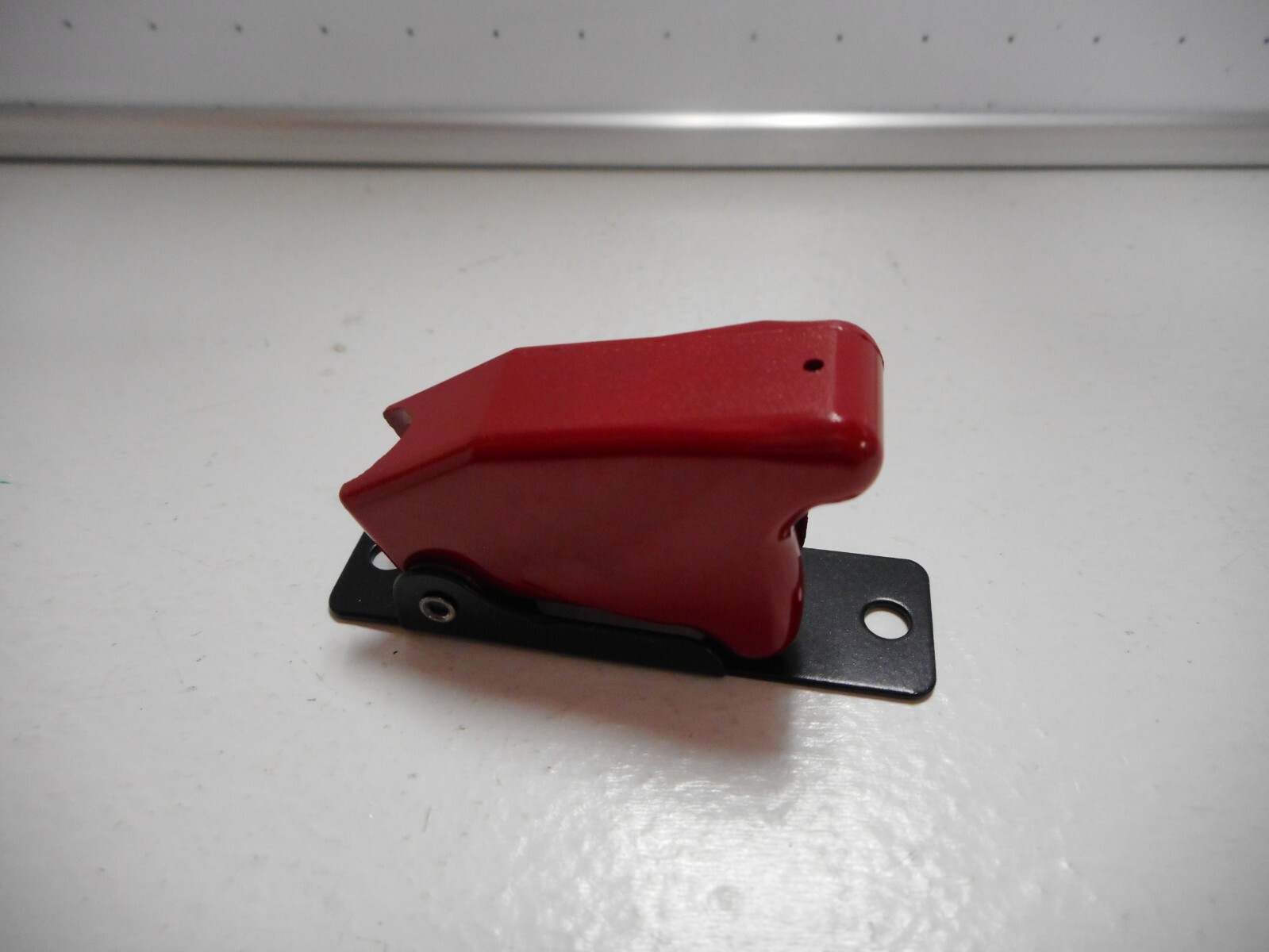 NOS 8497K2 EATON 81640 SWITCH GUARD SCREW MOUNT MS25224-2 | eBay