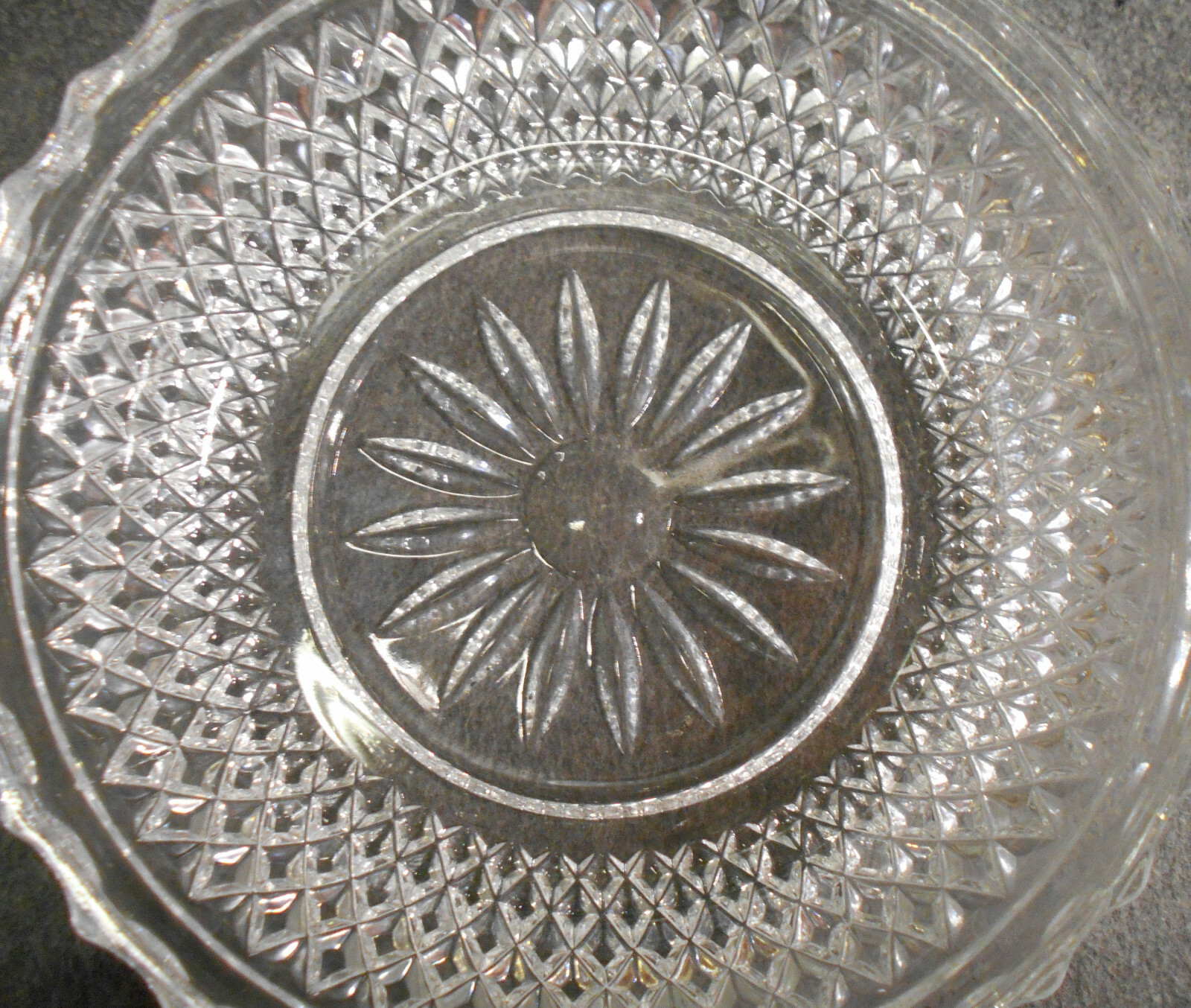 Crystal Bowl - Diamond Pattern & Daisy Bottom with Scalloped Edge - 8 3 ...