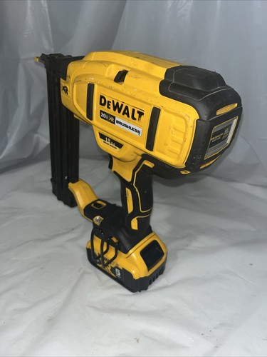 Dewalt DCN680 20V MAX XR 18-Gauge Brad Nailer +20v Dewalt Xr 5 Ah ...