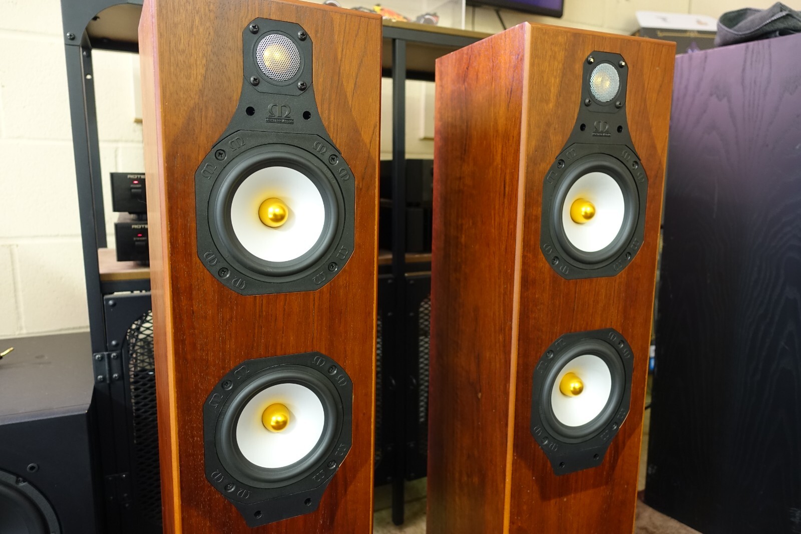Pair Of Monitor Audio Silver 5i Right And Left Floor Standing Speakers ...