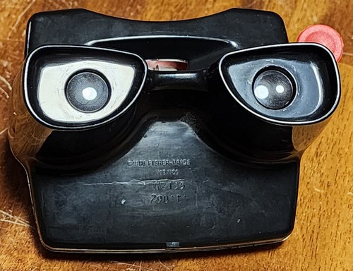 ViewMaster 3D Viewer Lighting McQueen & Toy Story 3/Handy Manny Reels ...