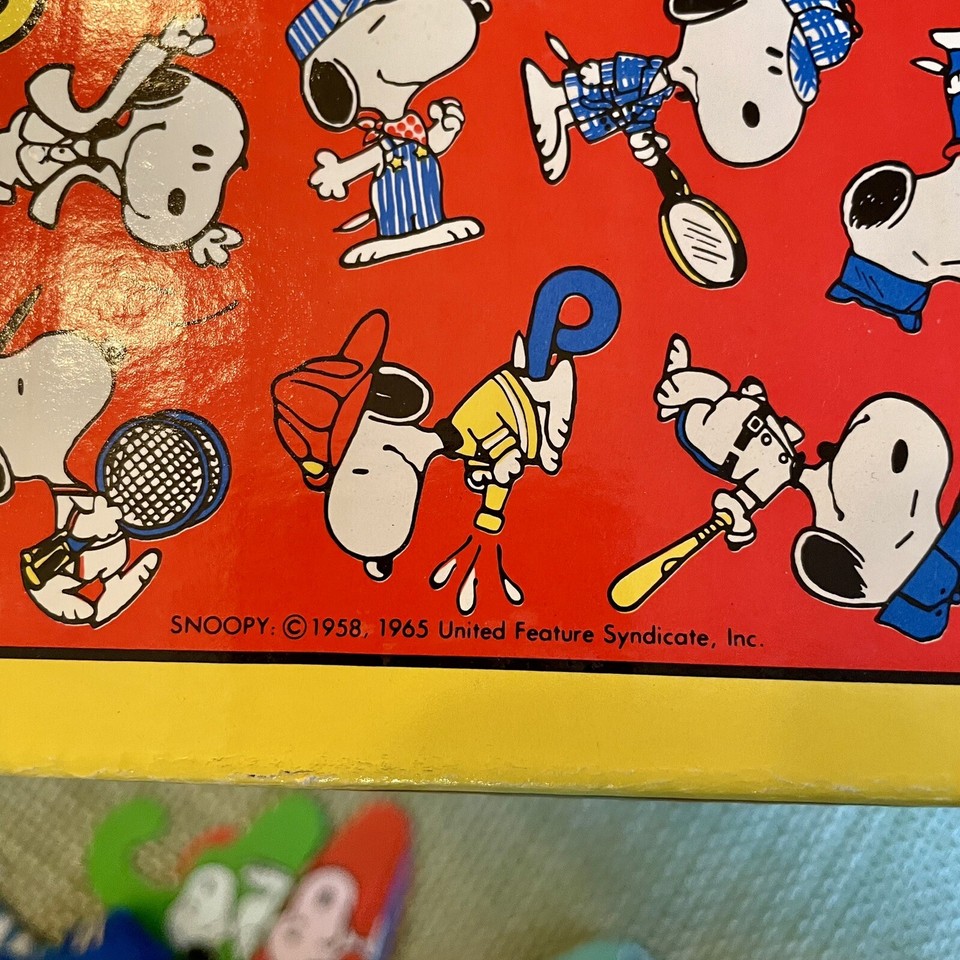 Vintage Peanuts Snoopy 1963 Wardrobe Trunk Plush Nine Outfits ...
