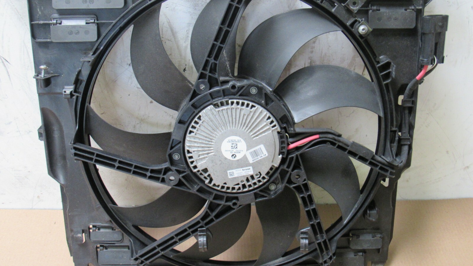 2012-2019 BMW F10 M5 F06 F12 F13 M6 S63N ENGINE COOLING FAN 1000W OEM ...