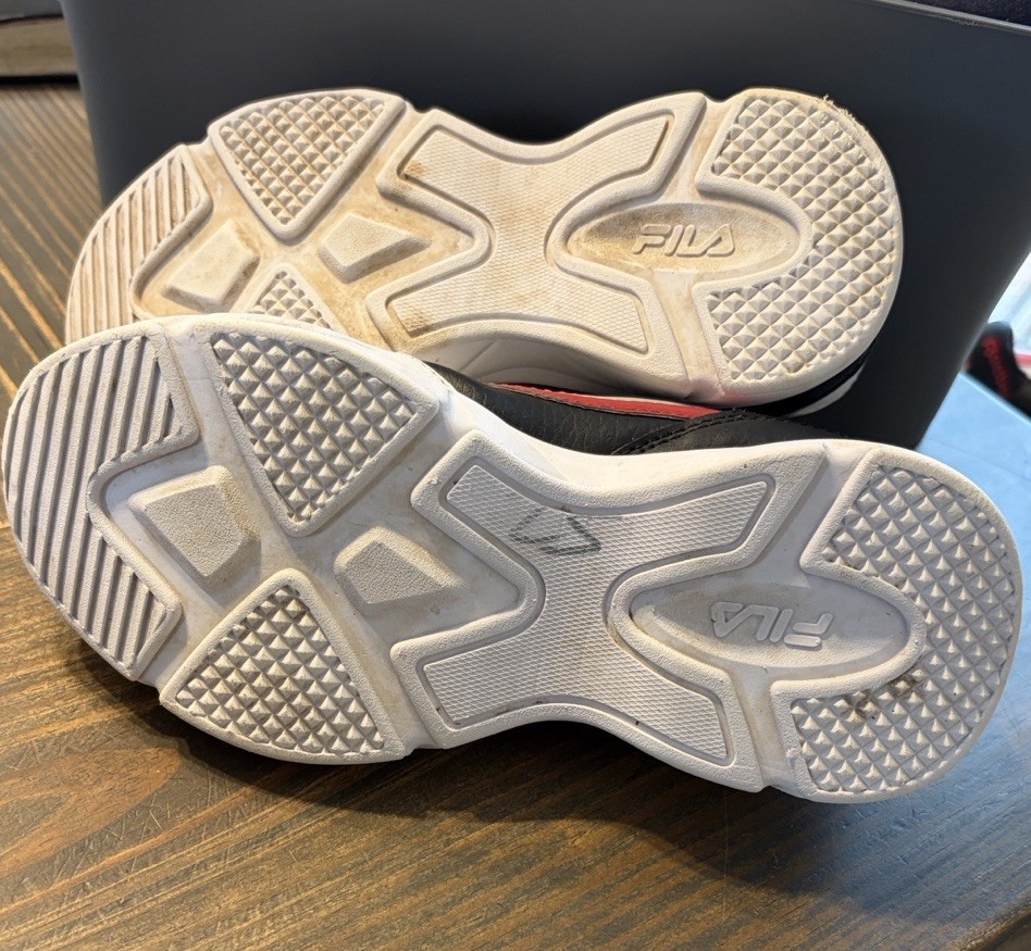 Youth Fila Stirr Athletic Shoes. Size 2. Great Condition. Red Accents ...