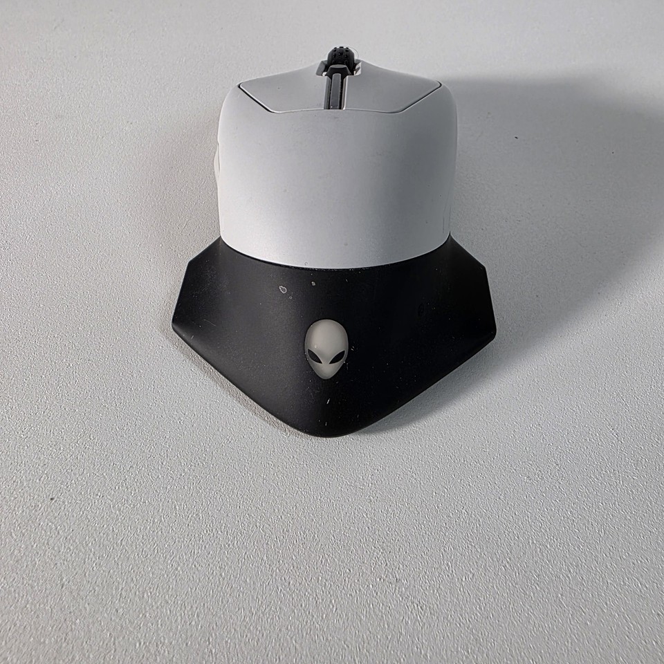 Alienware Wired/Wireless Gaming Mouse White AW610M NO USB Receiver ...
