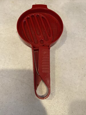 Vintage Tupperware #1689 Red Sift-It Flour Powder Sugar Sifter Squeeze ...