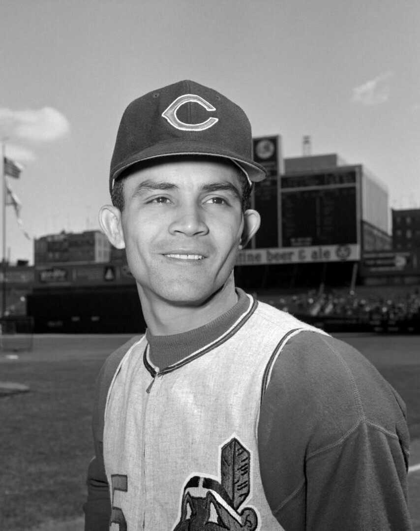 VIC DAVALILLO 8X10 PHOTO CLEVELAND INDIANS BASEBALL PICTURE MLB B/W | eBay