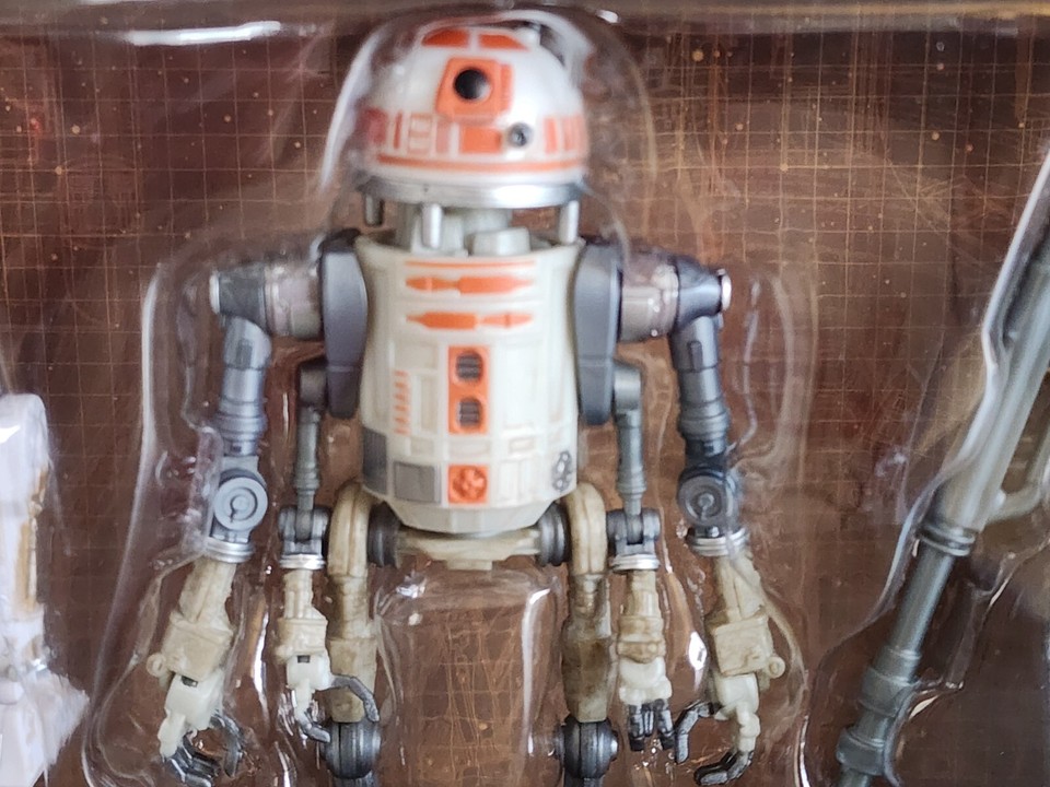 Disney Parks Star Wars Droid Factory Mandalorian 4 Pack R6-D3, MA-13 ...