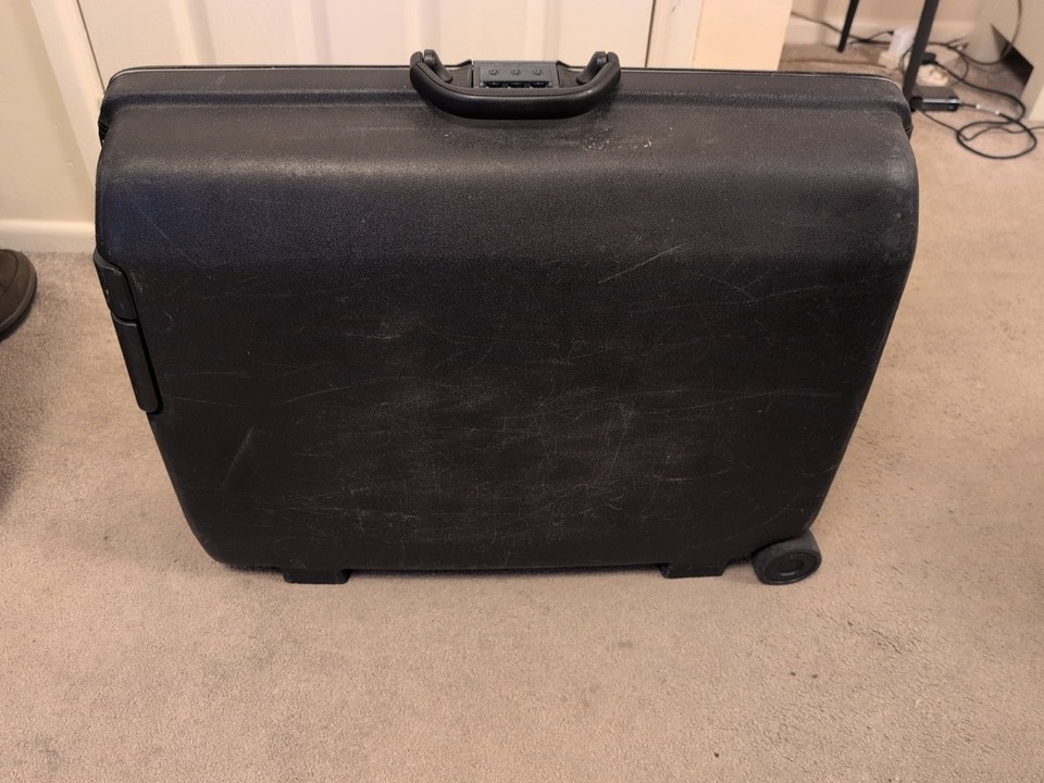 samsonite Oyster Medium Size Approx 69x52x22 Cm hard shell suitcase ...