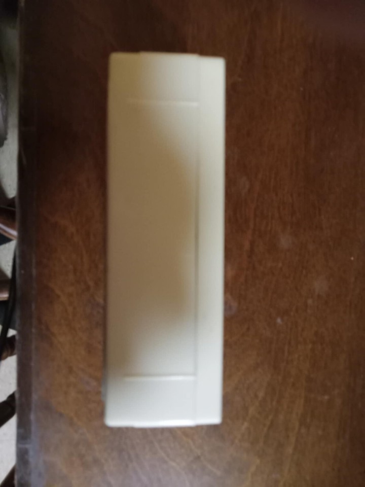 Airline 1176B Transistor Radio, working, no cracks or chips | eBay