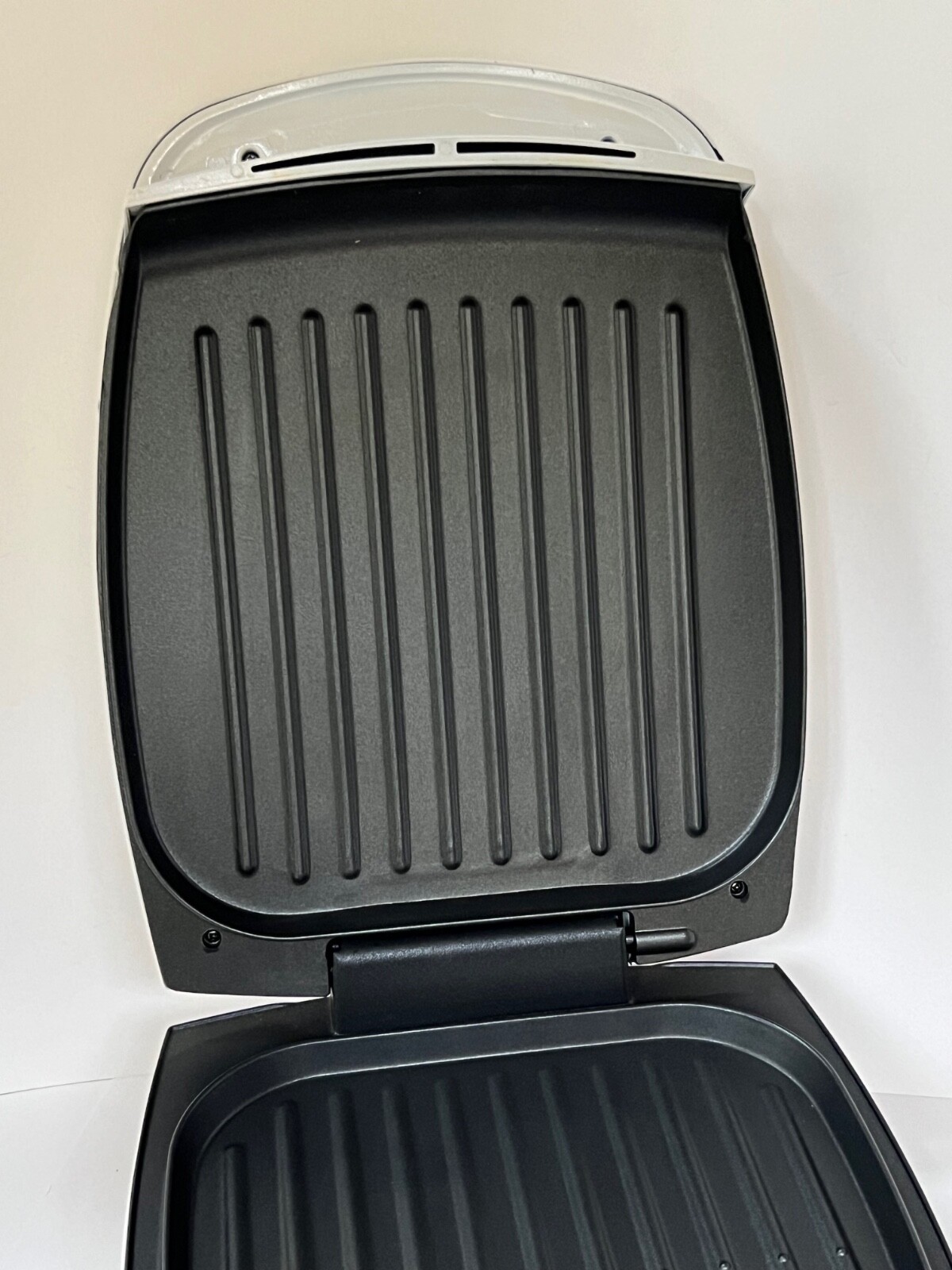 SALTON Large GEORGE FOREMAN LEAN MEAN FAT GRILLING MACHINE #GR26TMR ...