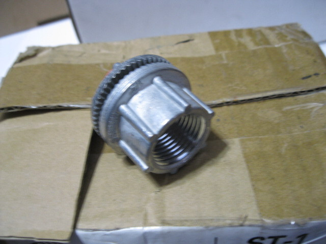 MYERS ST-1 SCRU-TITE 1/2" NPT BASIC HUB CONNECTOR Nos Surplus 2 Pieces ...