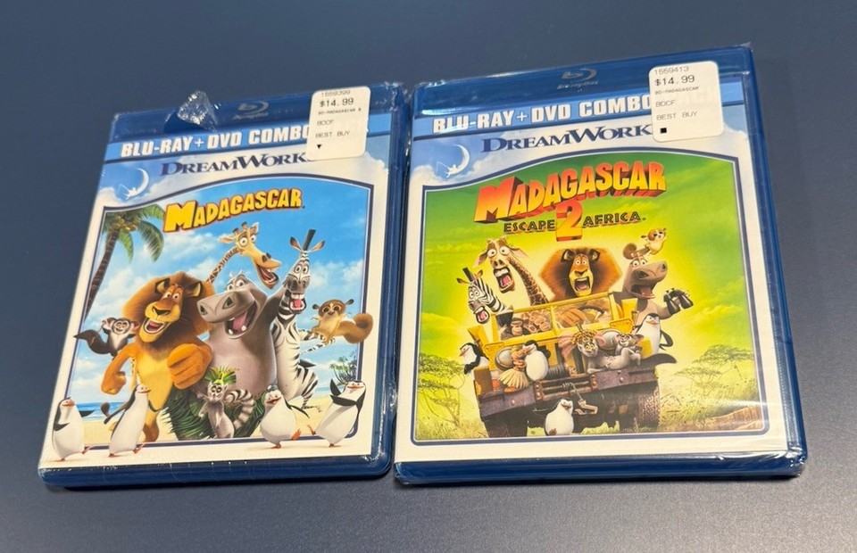 Madagascar 1 and 2: Escape 2 Africa (Two-Disc Blu-ray/DVD Combo) - Blu ...