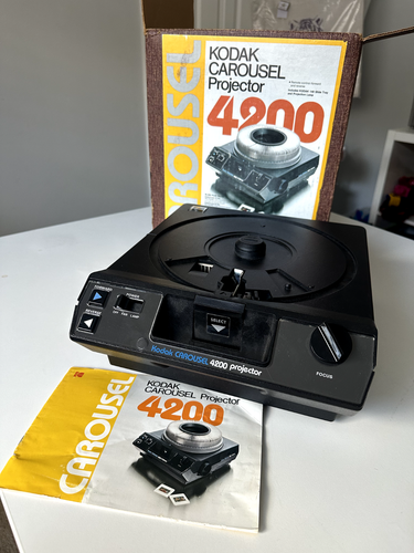 Kodak 4200 Carousel Slide Projector in box with 140 slide tray in box ...