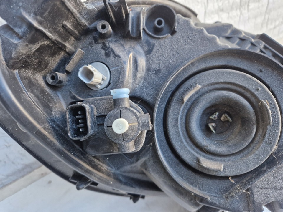 GENUINE HEADLIGHT HONDA JAZZ 2011-2015 LEFT PASSENGER HEARSIDE | eBay UK