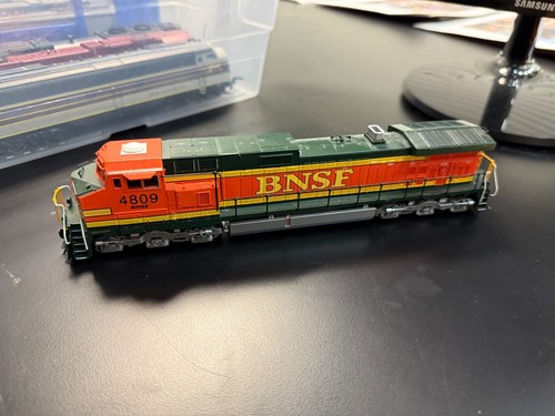 Athearn Genesis #G31572 HO scale “GECX” Dash9-40C DCC & SOUND READY Rd ...