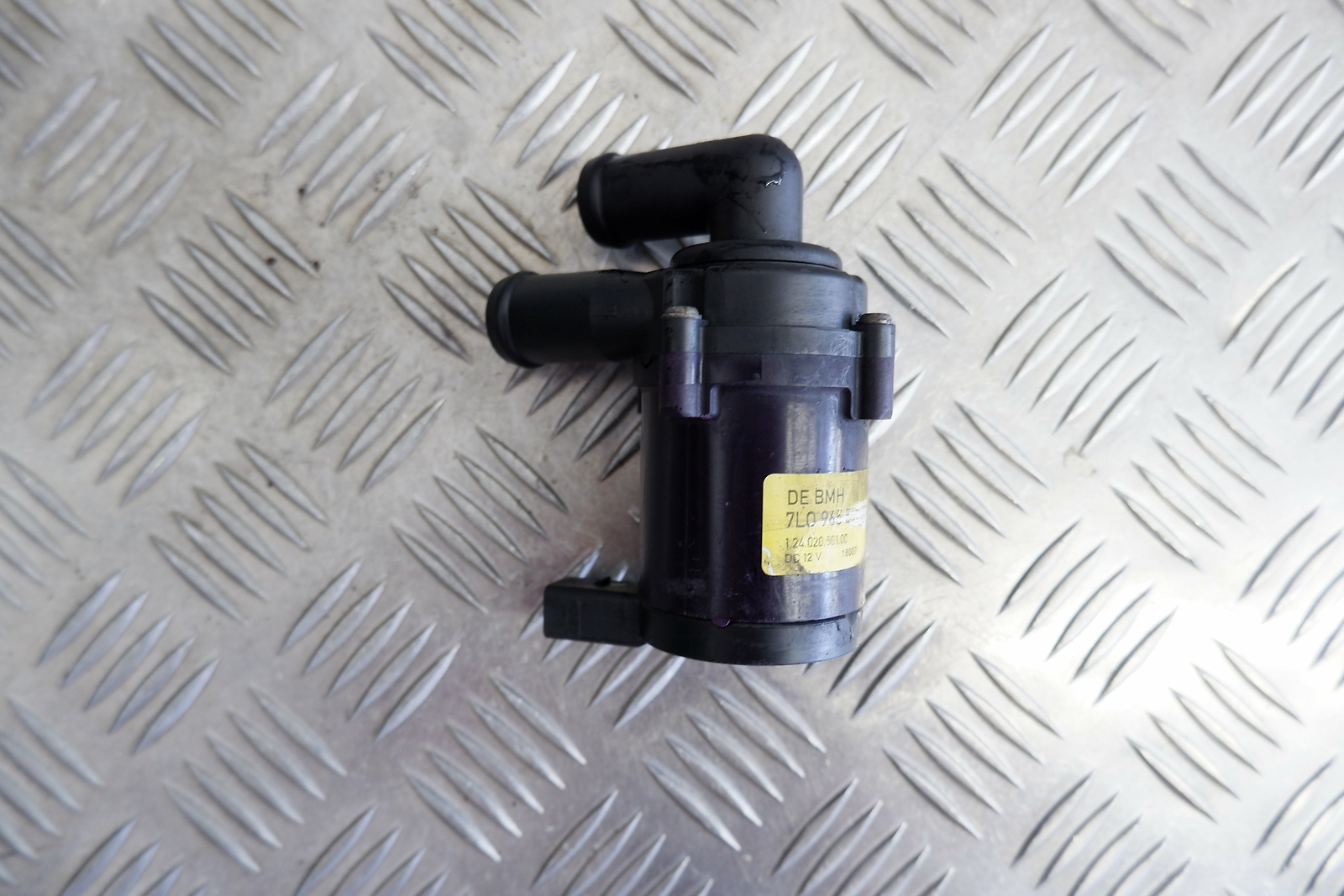 AUDI Q7 2009 WATER CIRCULATION PUMP 7L0965561J OEM | eBay