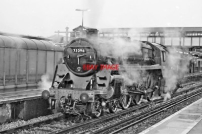 PHOTO BR STANDARD LOCO NO 73096 LE GUILDFORD 1990S | eBay UK