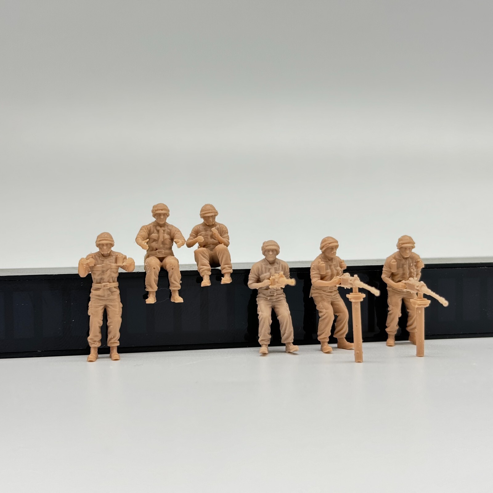 1/72 Scale Resin Model US M35 Military truck crew 6 Figures Unpainted ...