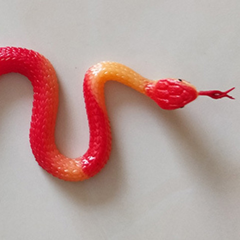 7 Pcs Realistic Fake Snake Prank Halloween Trick Toy Rubber Prop | eBay ...