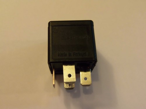 V23134-A0053-C643 Automotive 5 Pin Relay SPDT Plug In Non-Latching 20 A ...