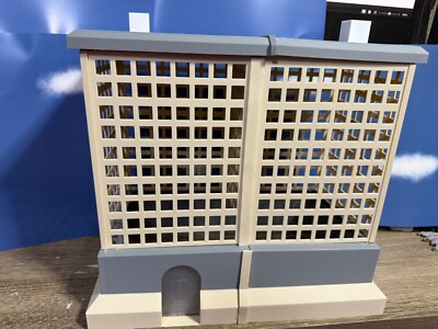 HO Scale Highrise Building Skyscraper "Watt's Building" MultiColor ...