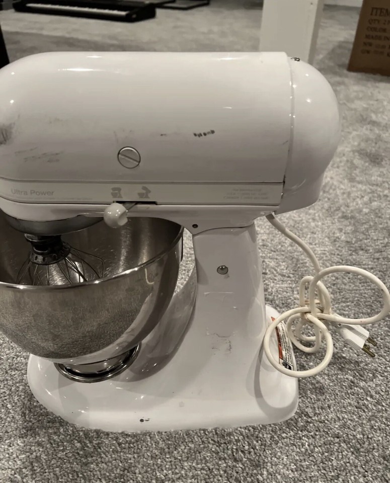 KItchenAid KSM90 Ultra Power 300 Watt Stand Mixer with Attachment and ...