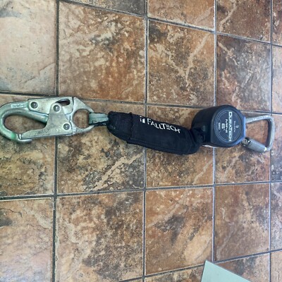 Safety Harnesses - Carabiner Safety