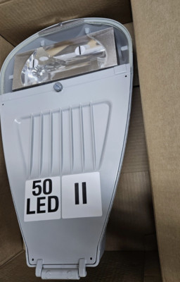 GE Evolve LED Street Light 120volts 5000 lumens ERL1005E140A Gray ...