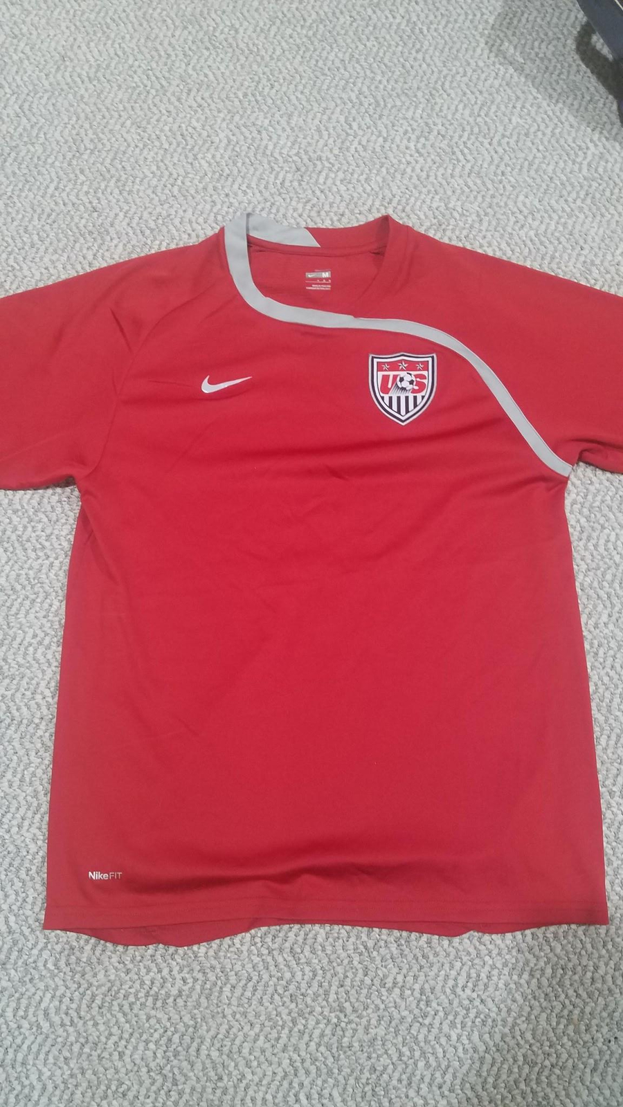 Used Nike Men's Team USA Red Soccer Jersey size M - Gem