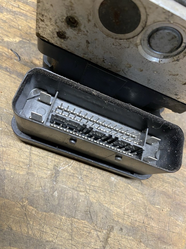 Jeep JK JKU Wrangler ABS Brake Control Module and Pump P52059883AF 2007 ...