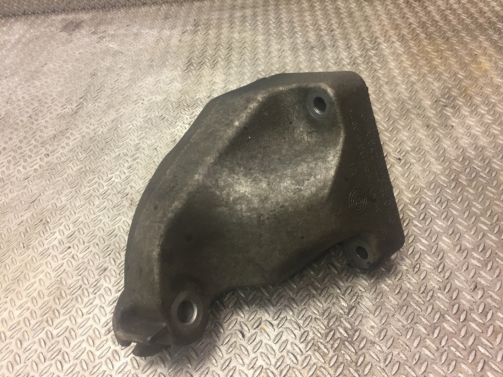 MERCEDES OM642 ENGINE MOUNT LEFT LH for CLS E W211 W219 3.0 320 CDI ...