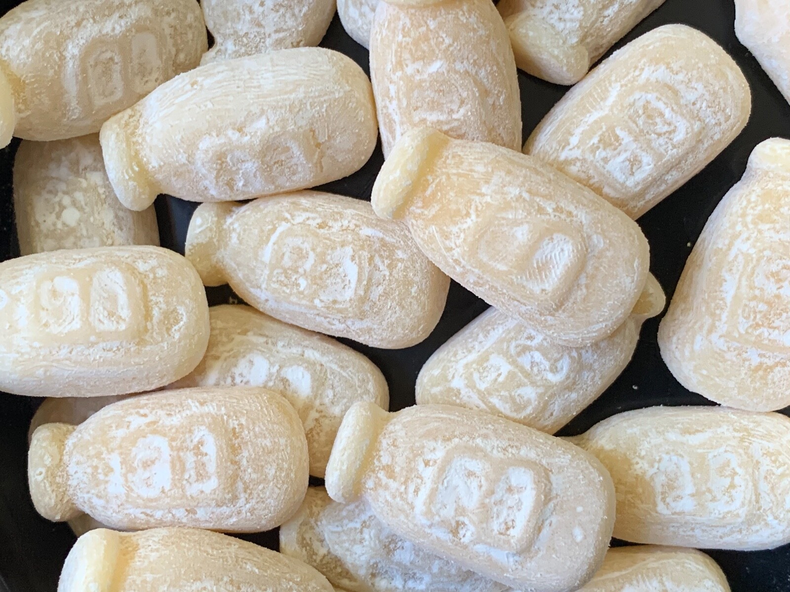 MILK GUMS BOTTLES BARRATT ORIGINAL POWDER COATED DUSTED RETRO SWEETS ...