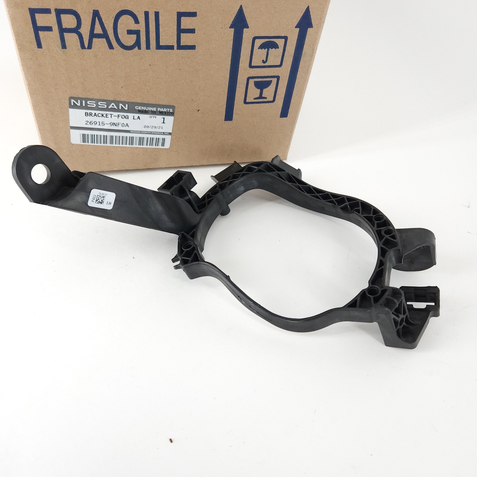 Genuine OEM Nissan Infiniti 26915-9NF0A Driver LH Fog Lamp Bracket 2016 ...