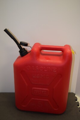 Dispensers & Accessories - Blitz 5 Gallon Gas Can