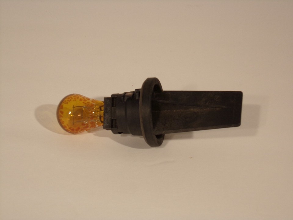 08 09 10 2008 BMW 530I 525I 550I HEADLIGHT TURN SIGNAL BULB SOCKET ...