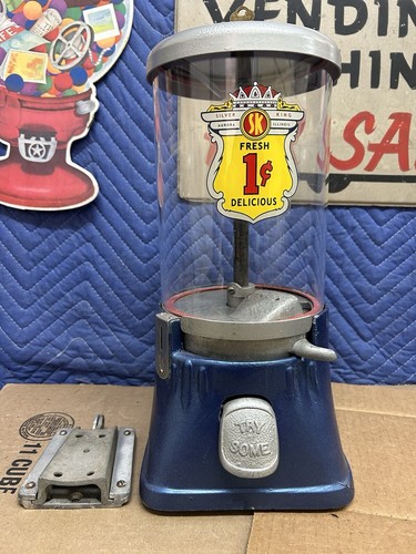 Silver King Penny Candy Peanut Vending Machine w/ Wall Bracket ...