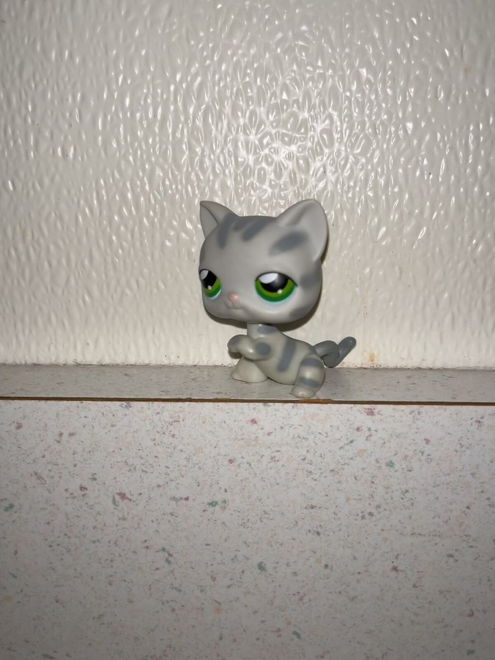 Littlest Pet Shop Gray Cat Kitten Kitty #32 Paw Up Authentic Lps ...