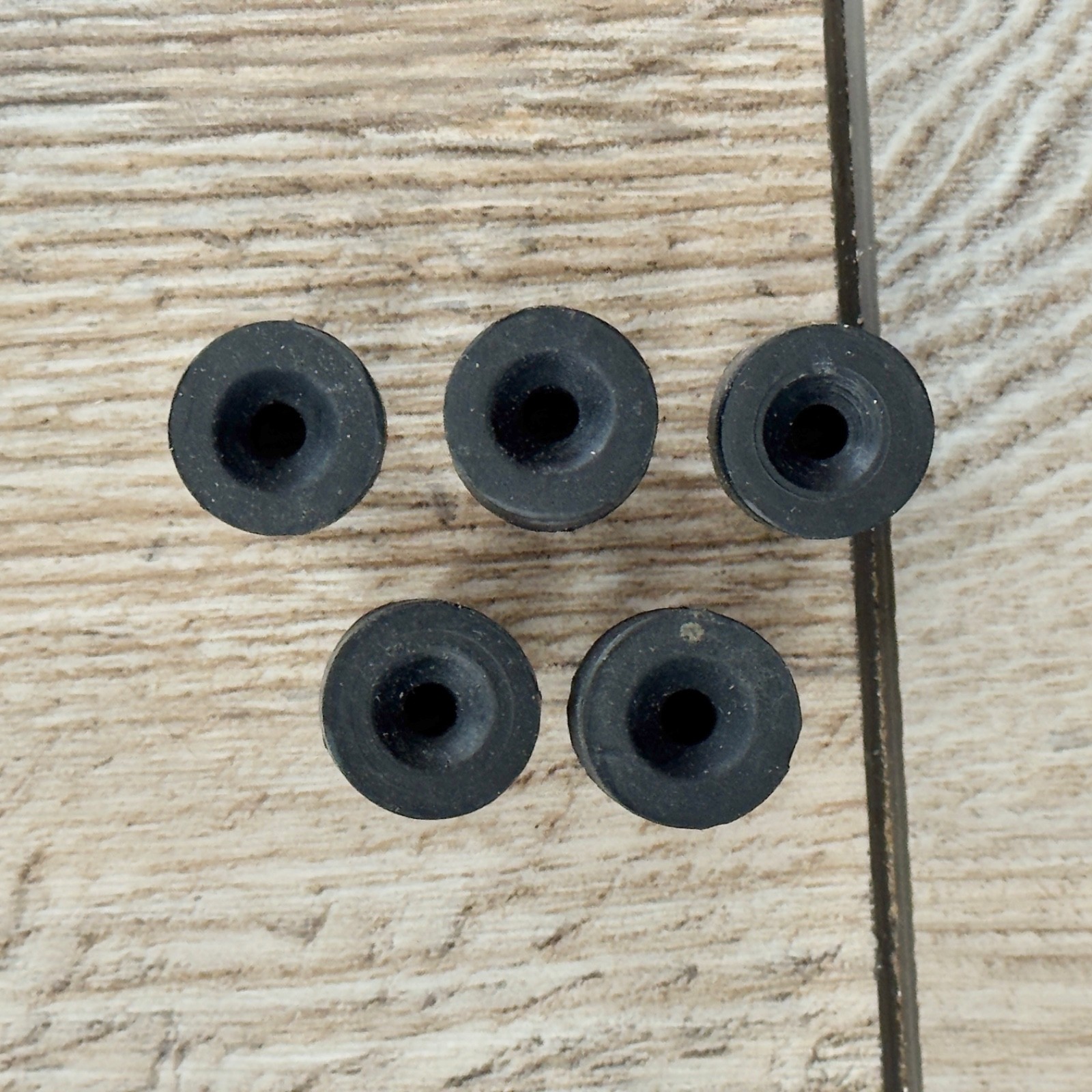 Hobart Quantum HLX Deli Scale Rubber Platter Mount Tray Pads Lot of 5 ...