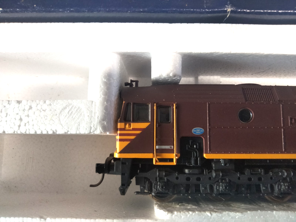 MODEL TRAINS Lima Diesel Locomotive Australian NSWGR 422 class 42206 ...