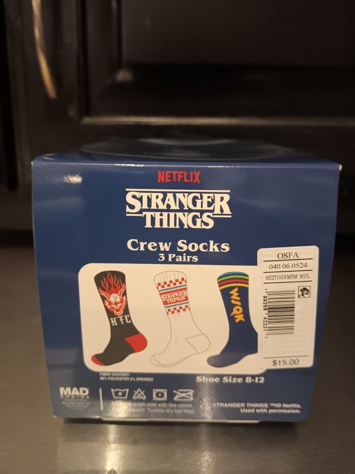 NETFLIX STRANGER THINGS WSQK THE SQUAWK VAN COLLECTORS BOX 3 PAIRS OF ...