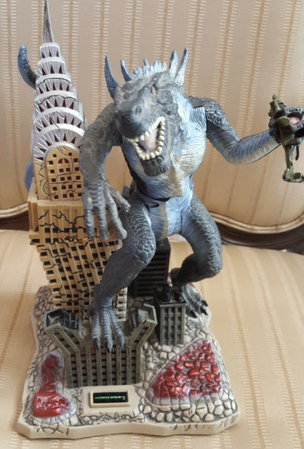 Godzilla Empire State Building Animated Bank Trendmasters Vintage 1998 ...