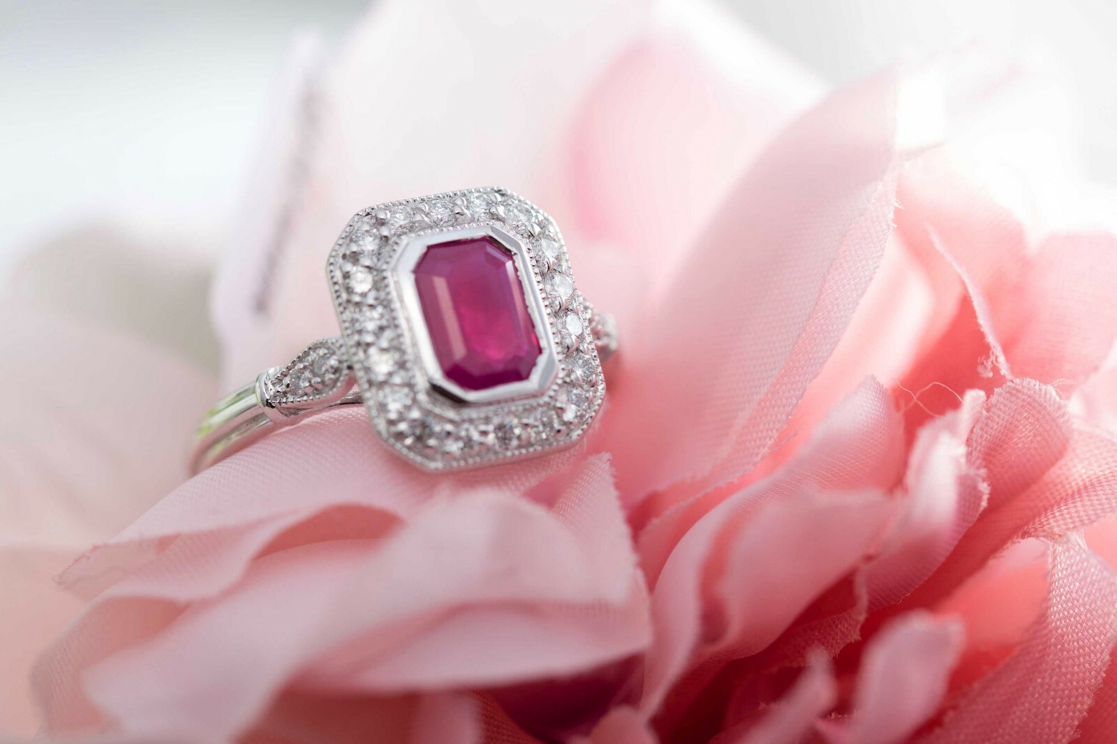 Natural Vintage Art Deco Red Ruby & CZ 1.40 CT Anniversary Fabulous ...