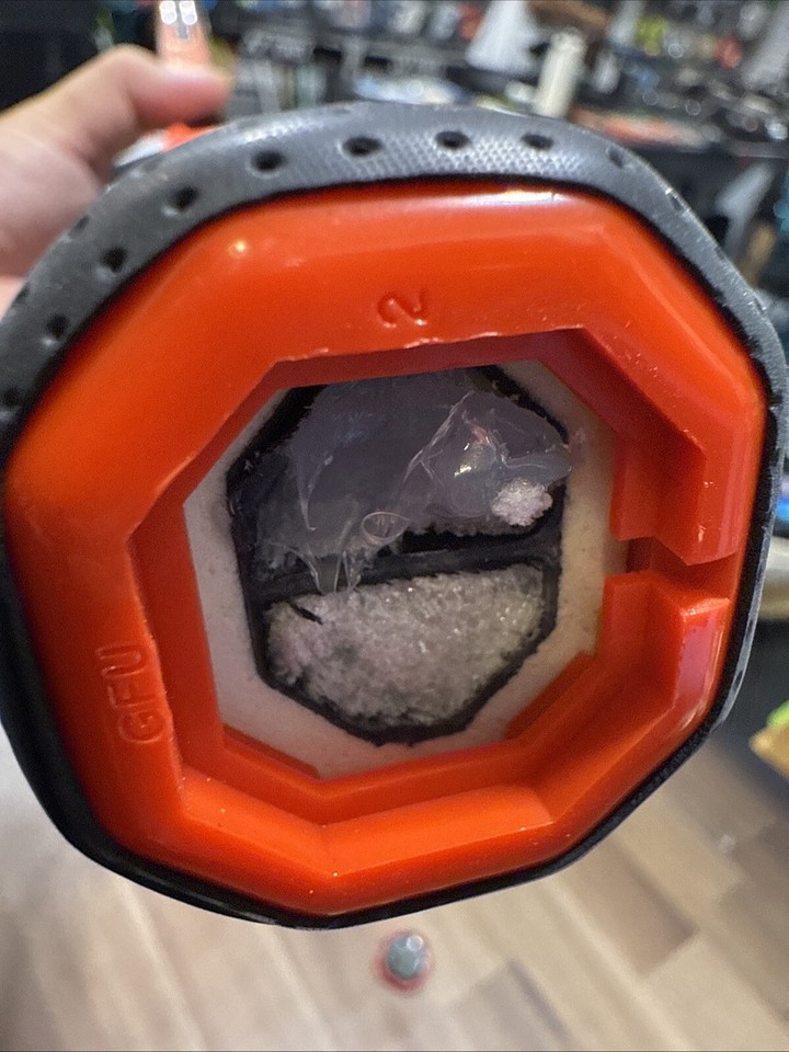 Used Wilson Blade PRO STOCK V8 G2 18x20 Kblade Mold. 9.99/10 New ...