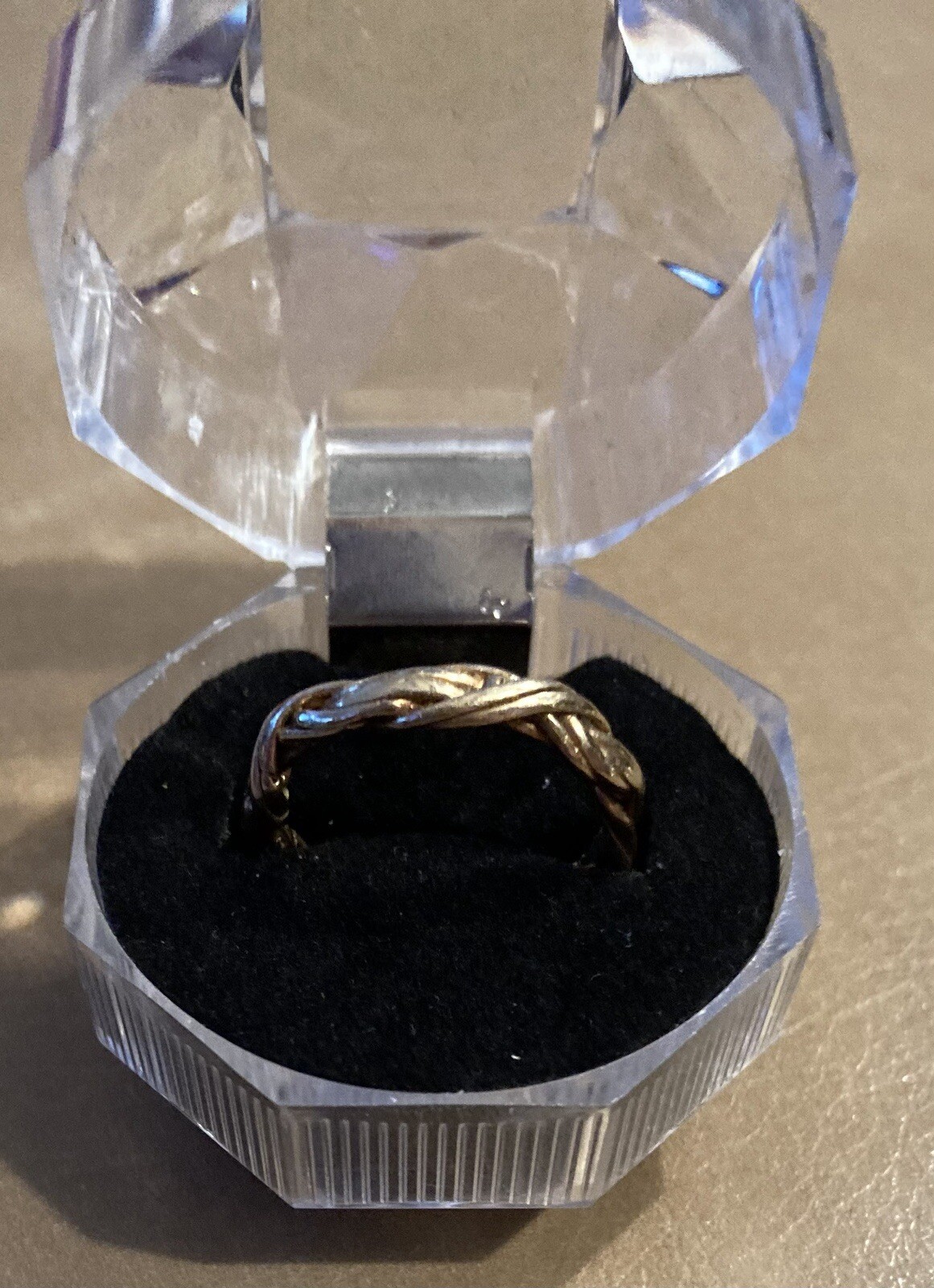 14kt Gold Twisted Cable Ring - Gem